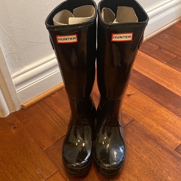 Hunter | Shoes | Hunter Tall Black Gloss Rain Boots Like New | Poshmark
